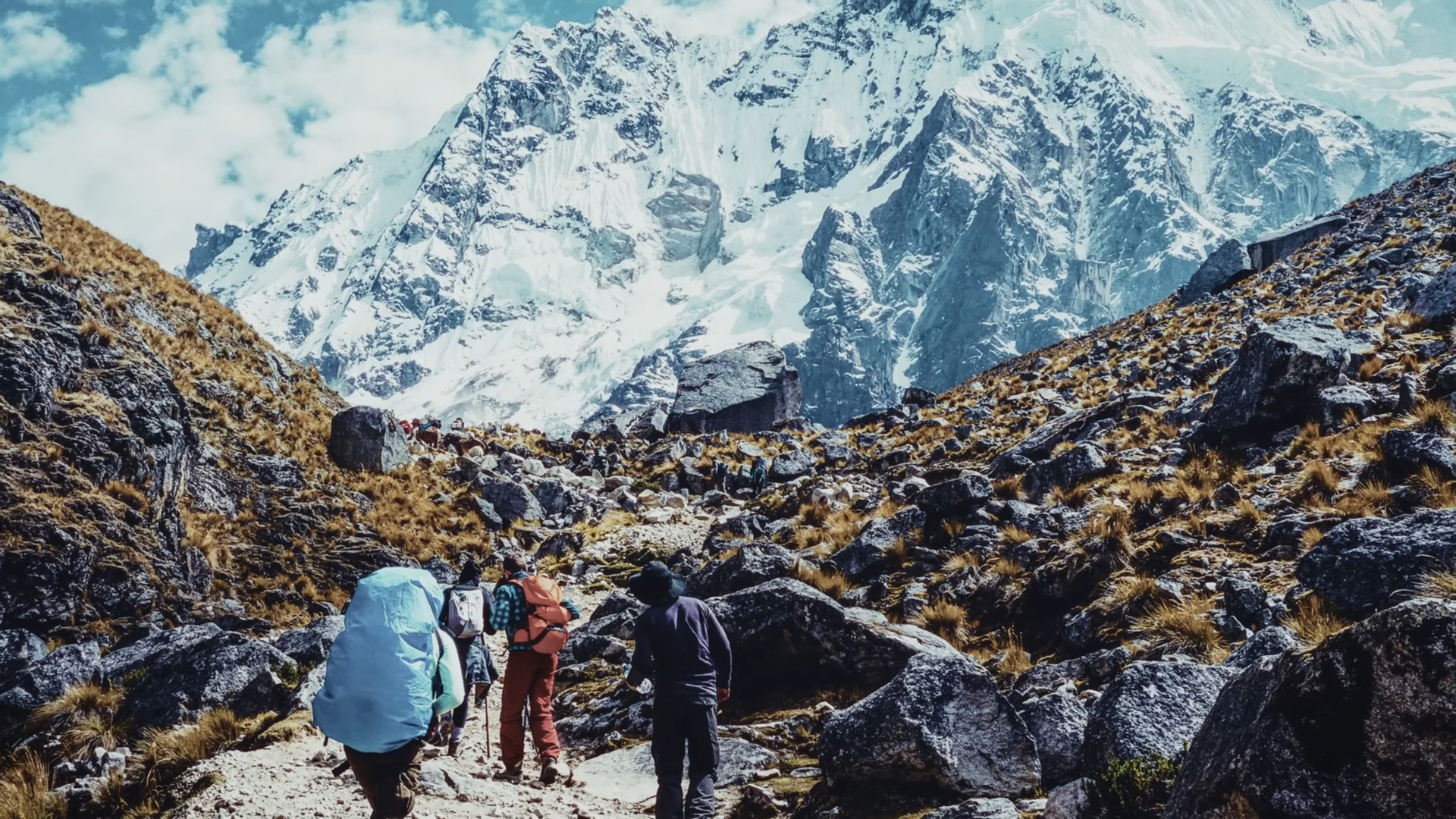 Canadian Backpacker Vanishes in the Peruvian Andes