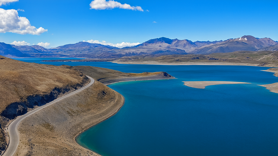 Laguna del Maule en 4K – Vistas aéreas impresionantes de la frontera ...