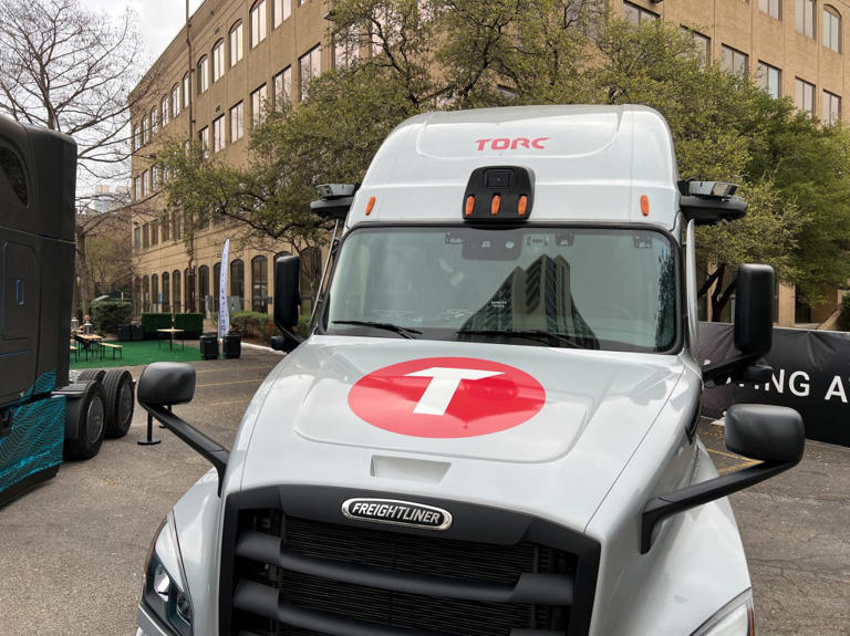 The road to autonomous tractor-trailers is full of obstacles. Where do ...