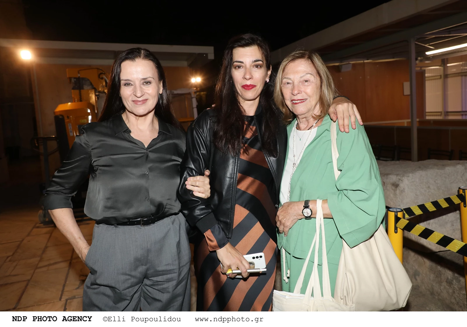 Καρυοφυλλιά Καραμπέτη | Με ανδρόγυνο look στo Ηρώδειο