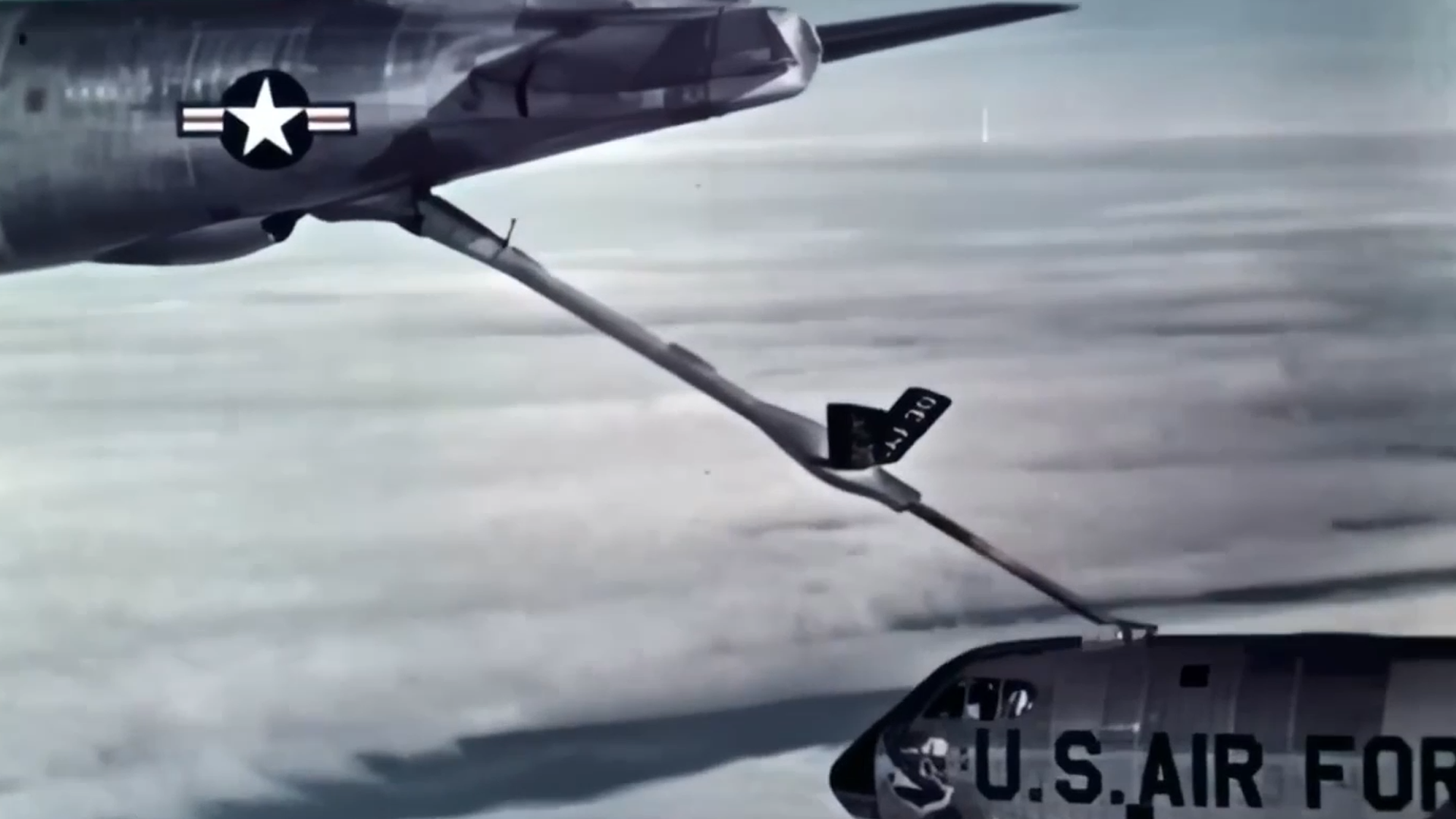 Why Fighter Jets Need to "Mate" Midair Just to Fly