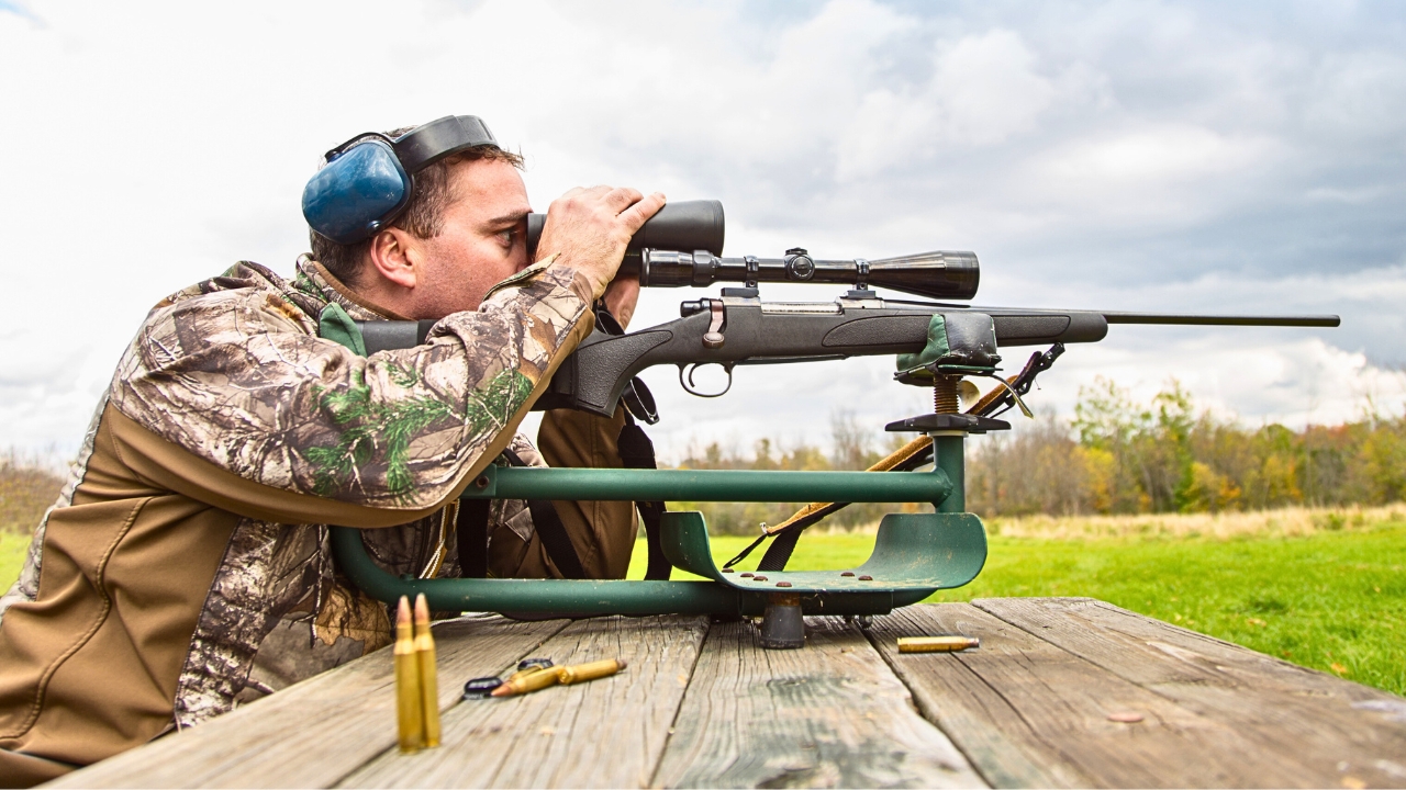 Rifles that scatter shots like shotguns