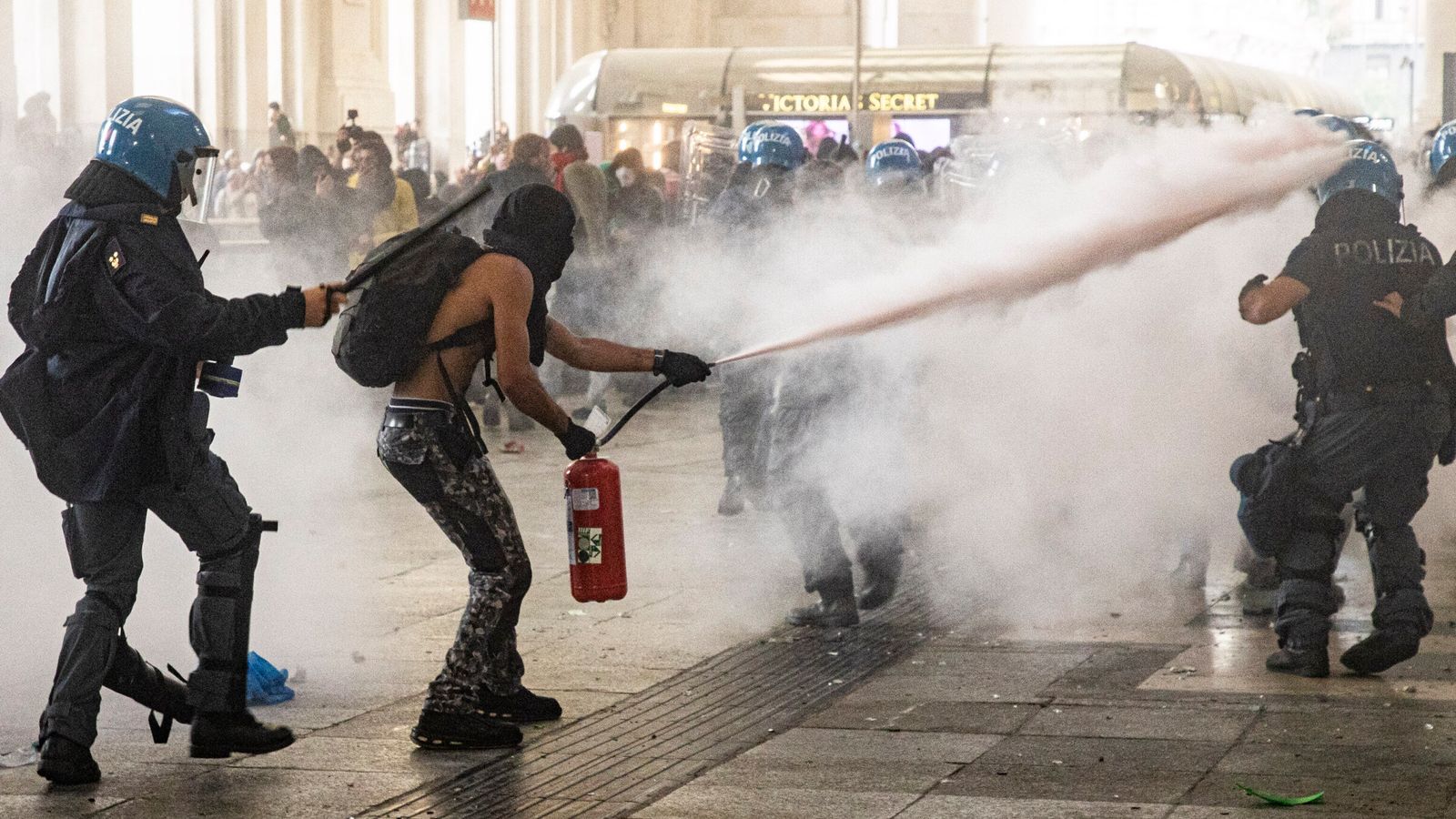 Thousands protest in Italy to demand action on Gaza