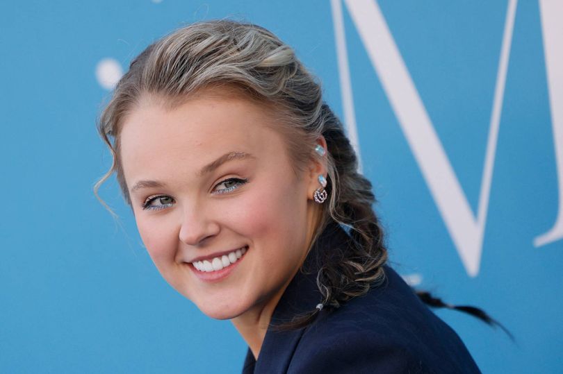 JoJo Siwa says goodbye to her child star image as she shows off a ...