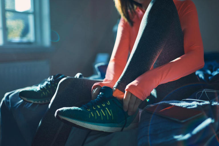 Microbiologist weighs in on no-shoe households