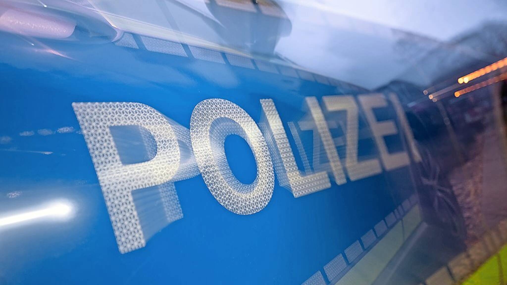 Mädchen aus Klinik verschwunden – Polizei sucht Zeugen