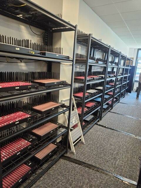 SIM city: Feds say 100,000-card farms could have killed cell towers in NYC