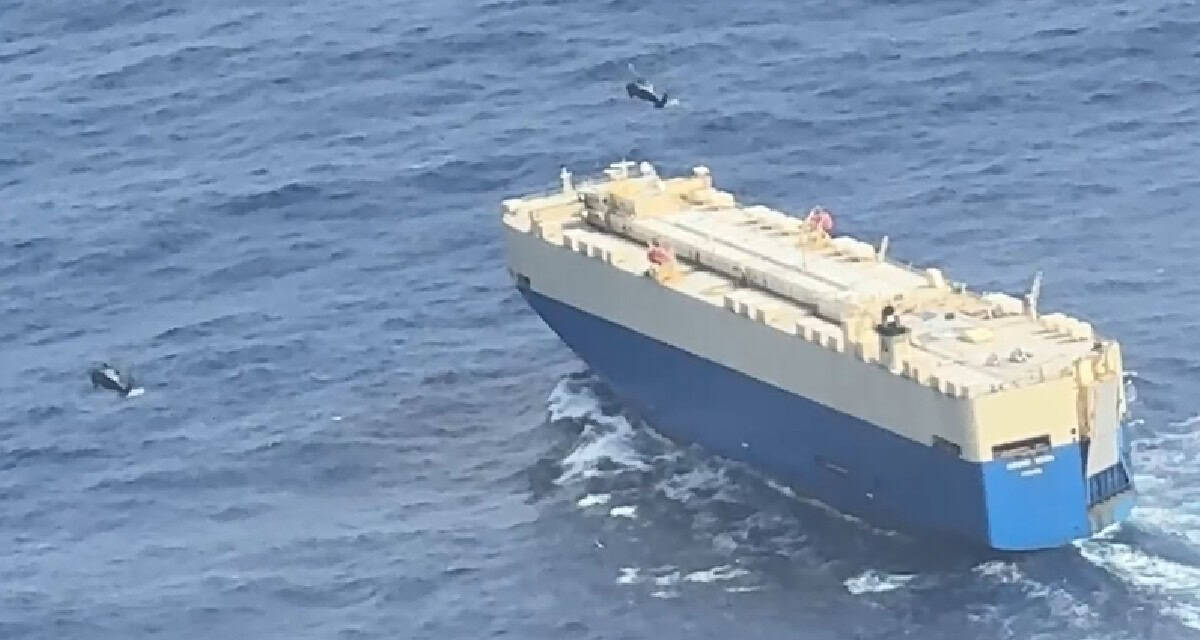 Air Force rescue team saves crewman nearly 800 miles off the California ...