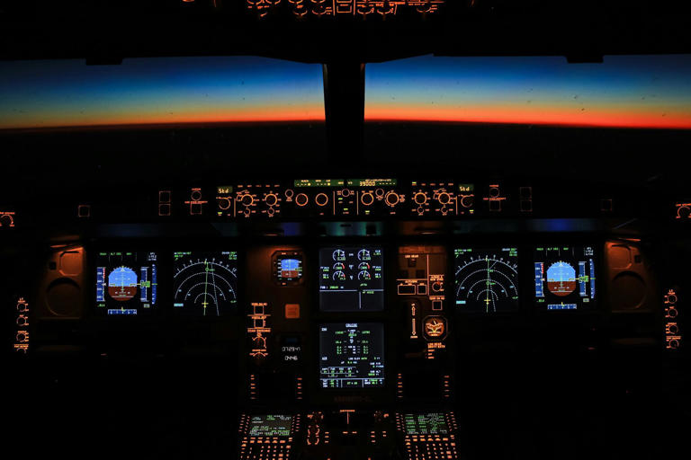 Airline pilot flew 900 flights without a valid license