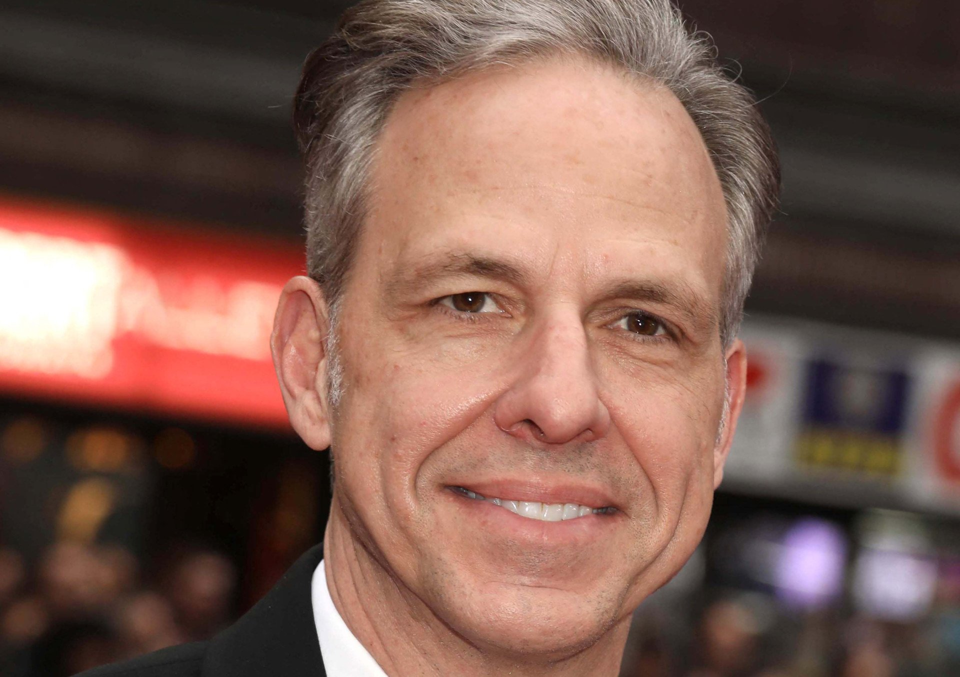 CNN star caught in 'unprofessional' hot mic moment