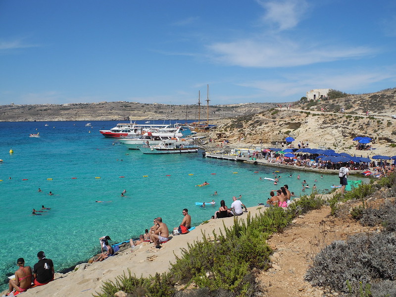 25 destinations where Canadian retirees face zero language barriers