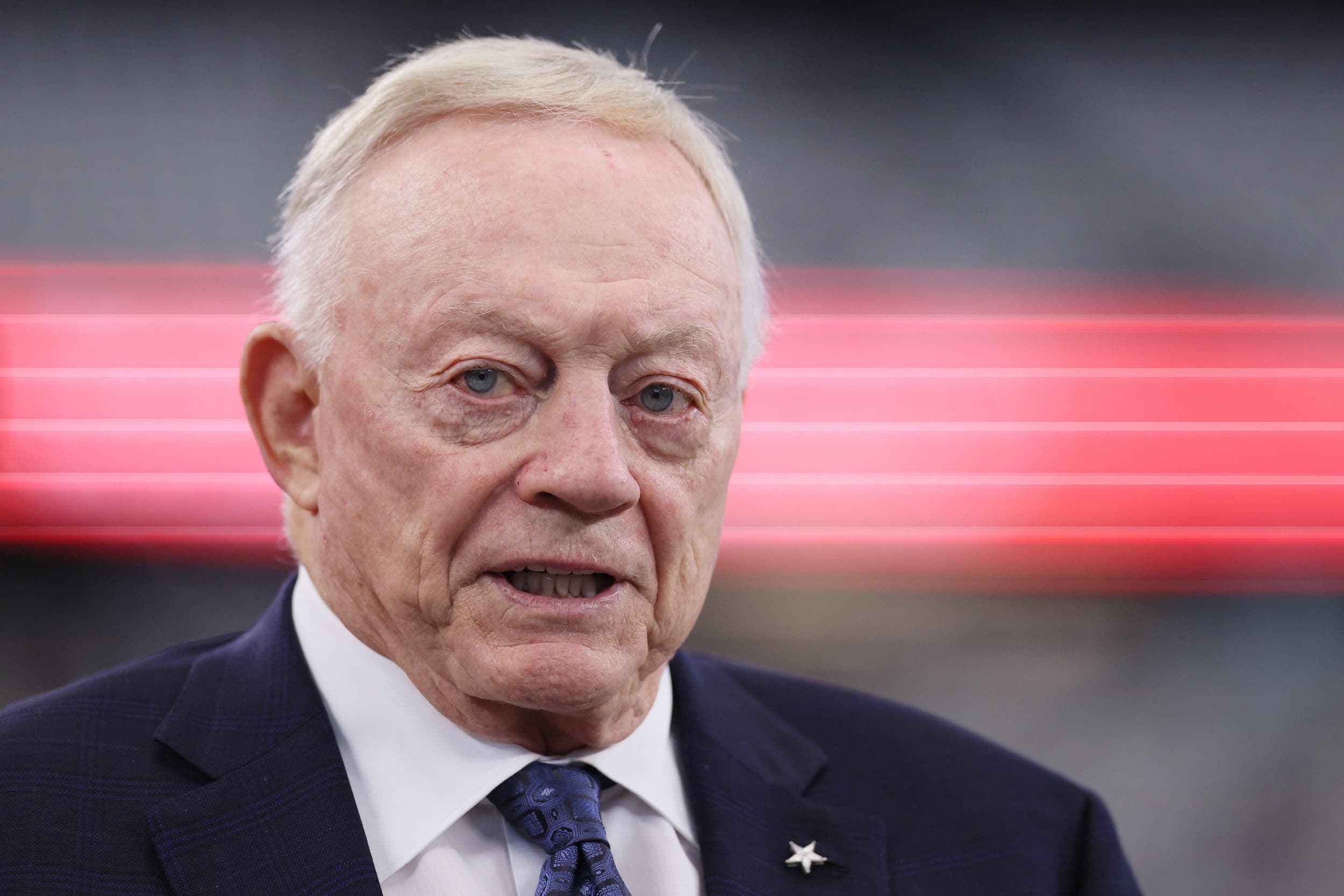 Jerry Jones Sends Strong Message to Micah Parsons Before Packers-Cowboys