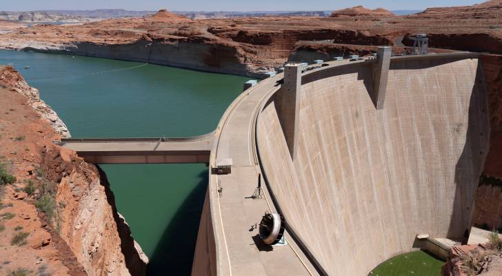 Lake Powell’s plunge toward ‘dead pool’ danger threatens the Arizona ...