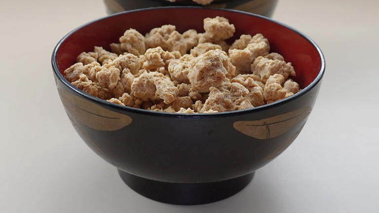 11 Foods With More Protein Than Chicken