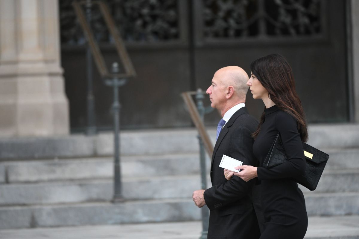 Jeff Bezos’ Ex-Wife Pledges $70 Million in Amazing Charity Decision