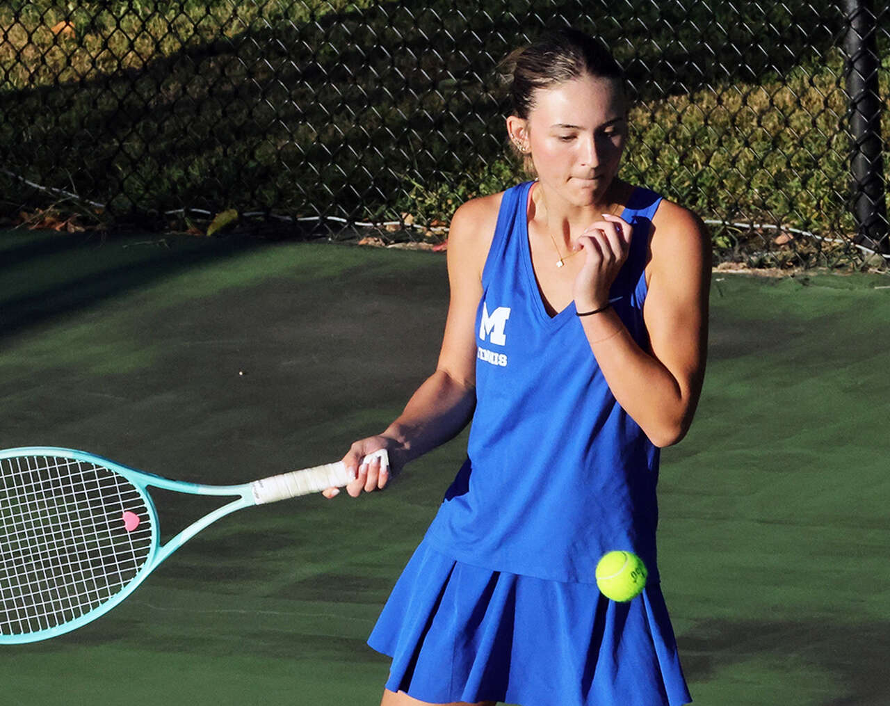 Marquette girls tennis sweeps to win over Hillsboro