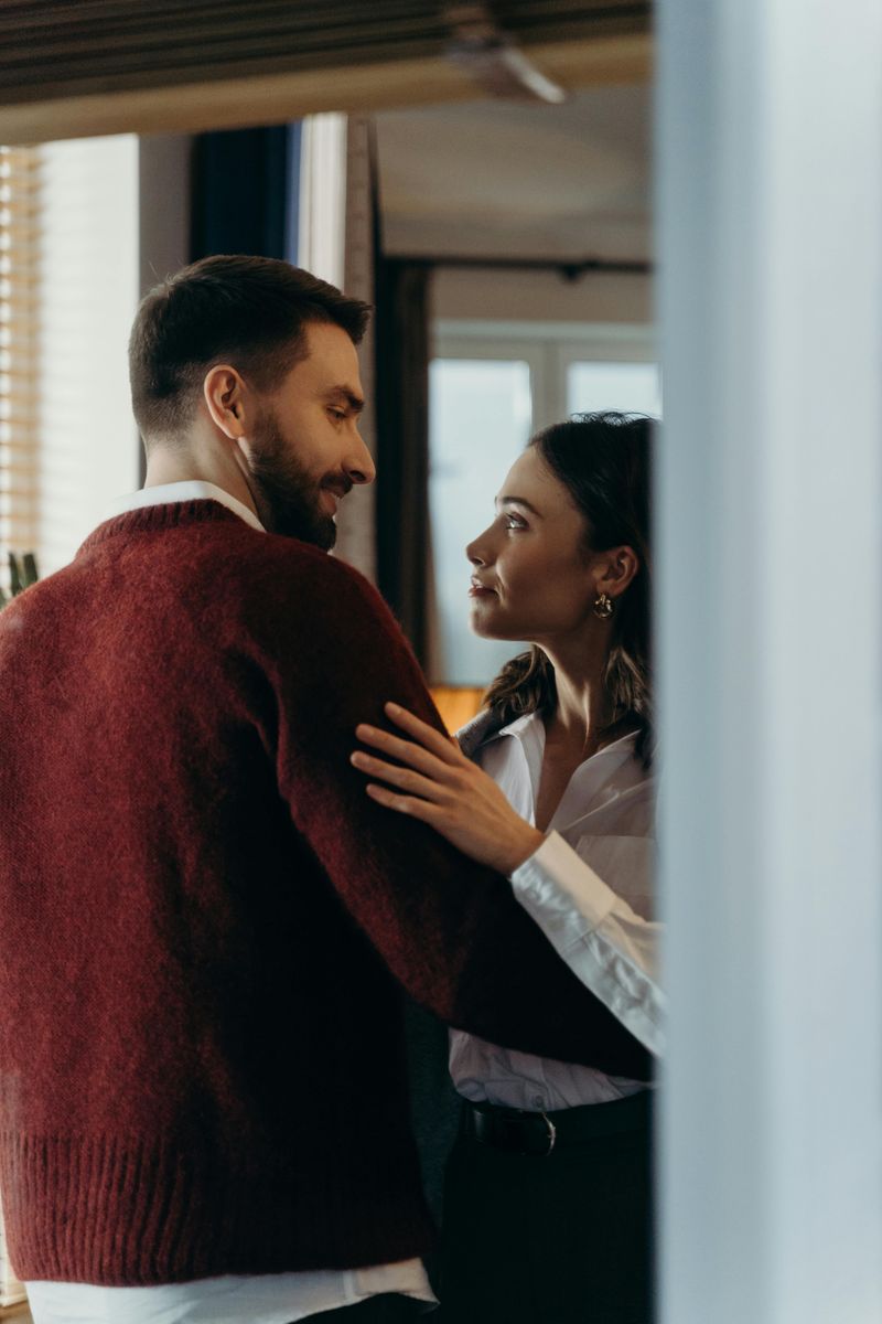 Want a Strong Relationship? Don't Settle on These 11 Things