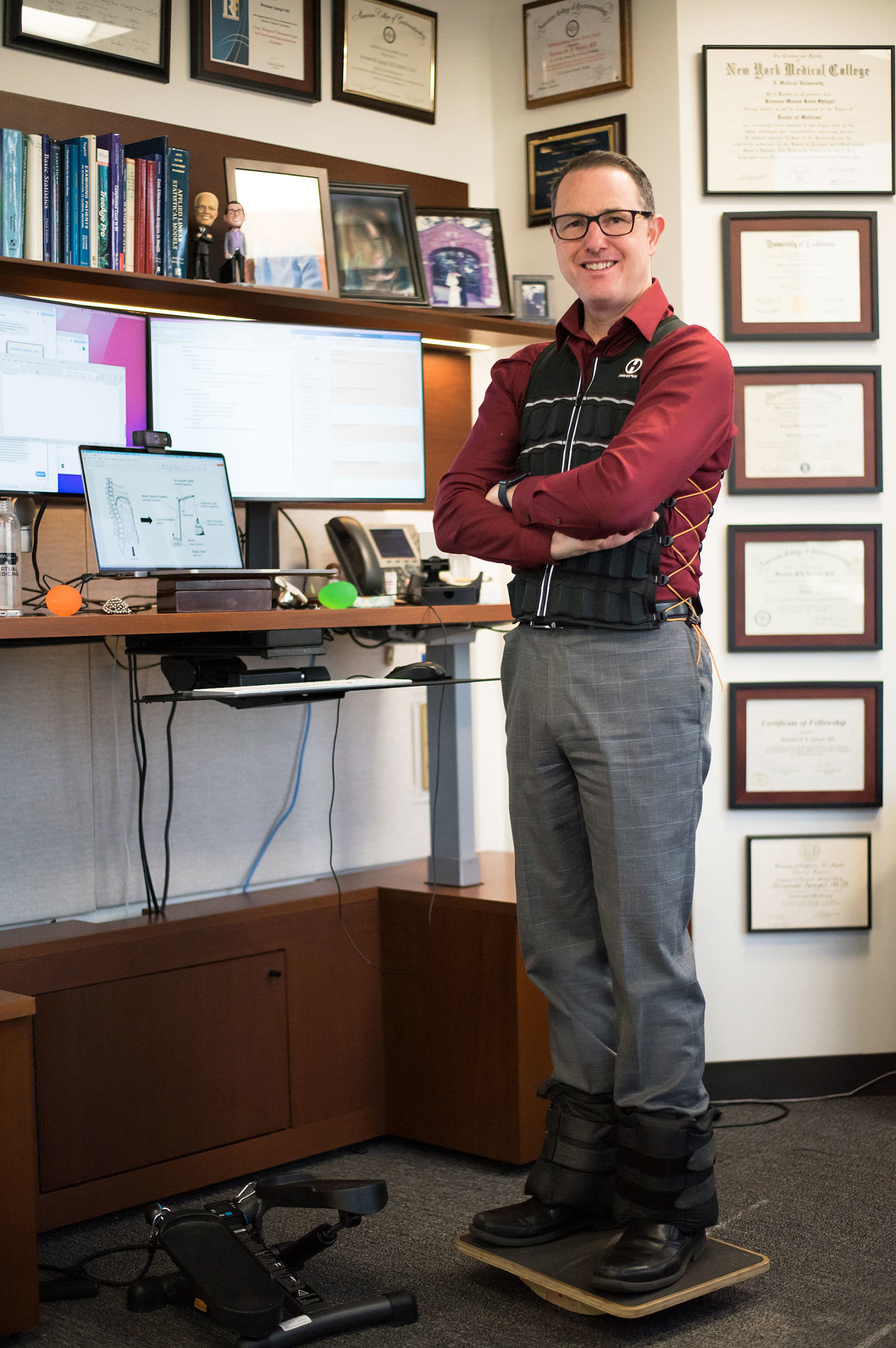 Doctor Discovers 'Profound' Health Benefits by Wearing Weighted Vest ...