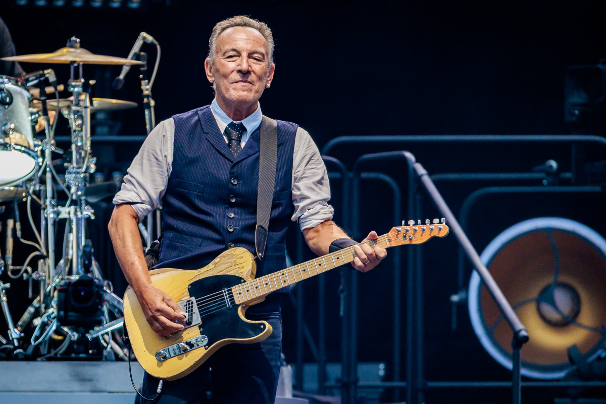 Bruce Springsteen Celebrates 50 Years of a Fan-Favorite Classic on His ...