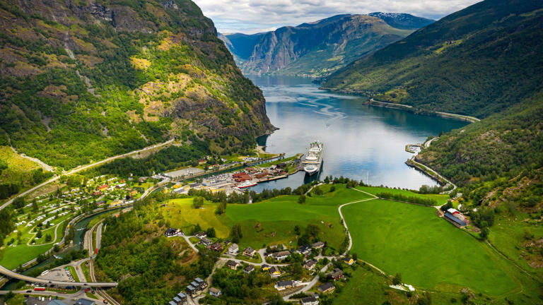 Stunning video gives tour inside the huge once-in-a-lifetime plan to ...