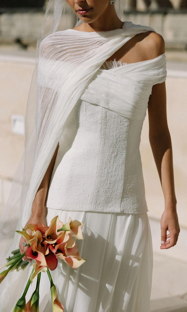 Un vestido de novia desmontable, un velo rústico a lo 'juliette cap' y ...
