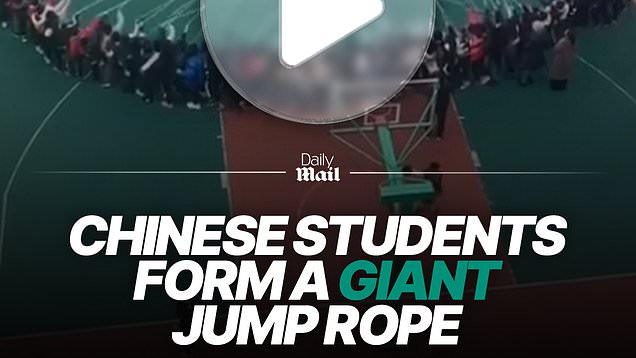Chinese students form a giant jump rope