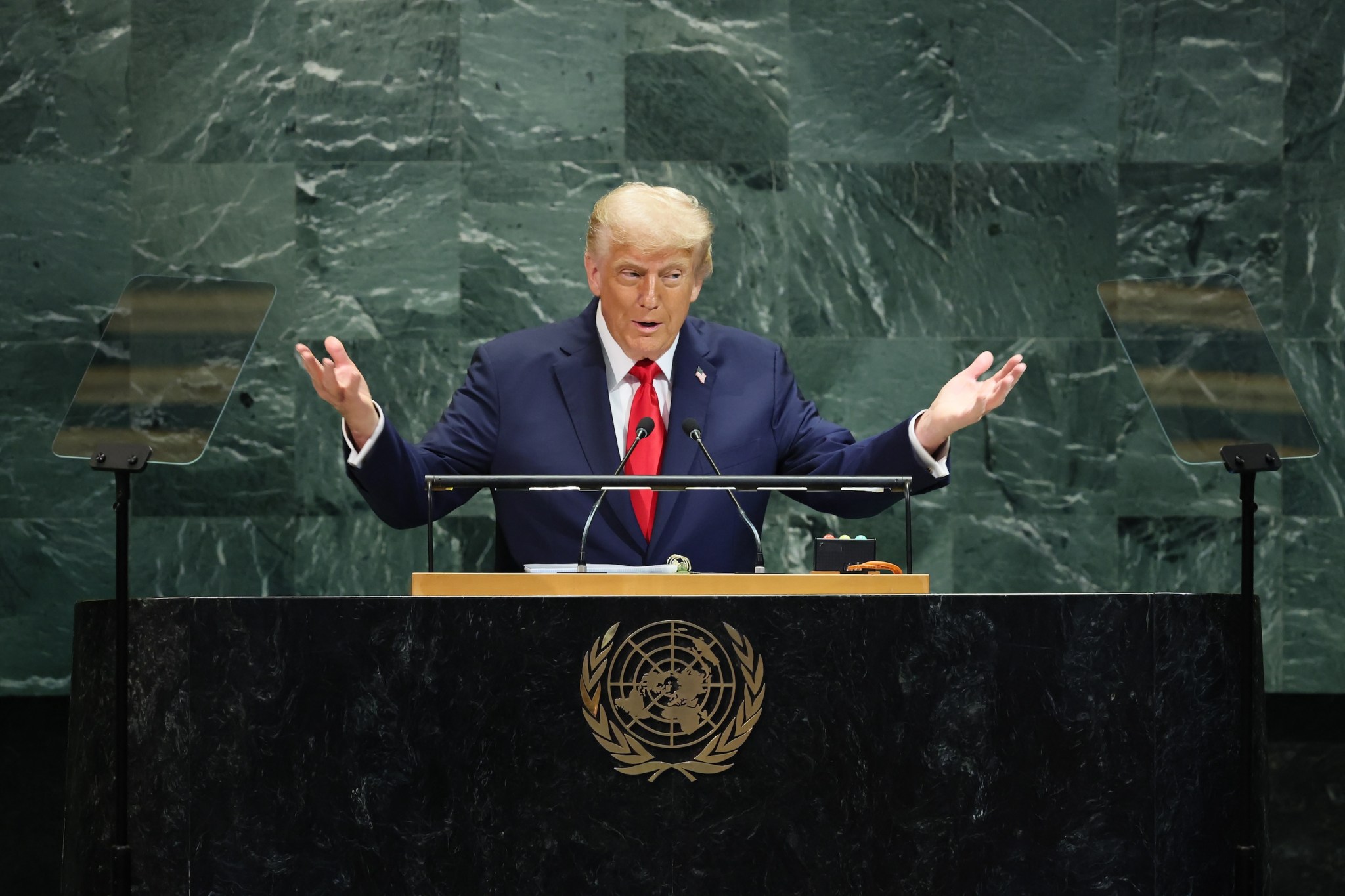 Trump goes off script in UN address, praising Germany for returning to ...