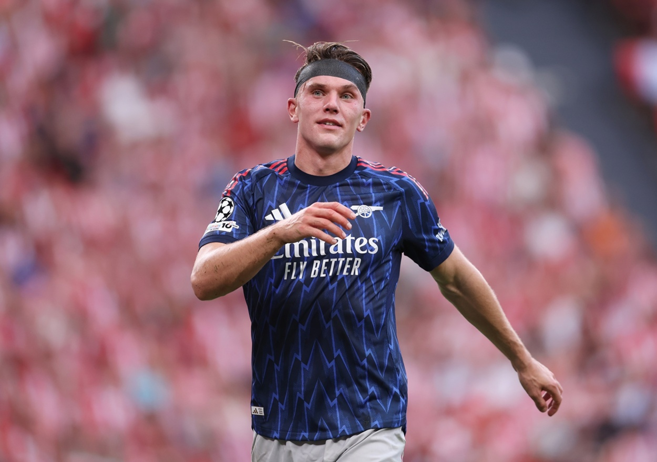 Owen says Arsenal man does not have class to do well against the top teams