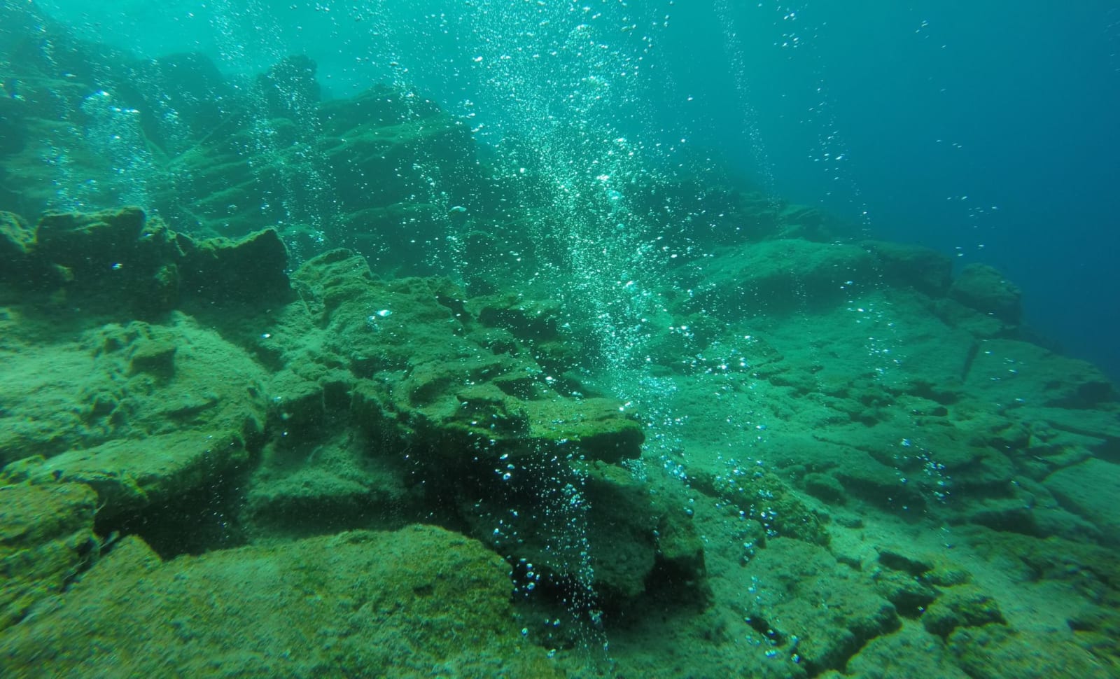Scientists Discover Strange Underwater Sand Domes Reveal A Hidden Rift ...