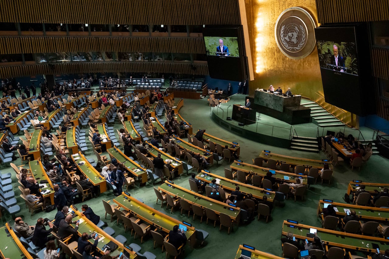 Trump talks Russia and immigration, says green policies are 'destroying' the world at UN General ...