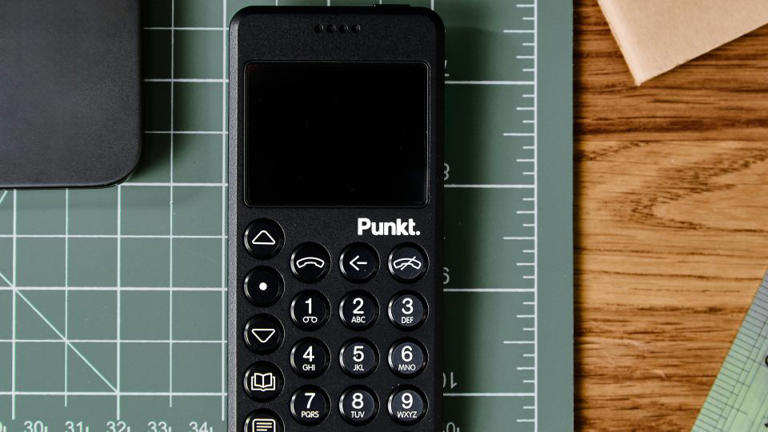 ‘Dumbphones’ are getting smarter and more premium. Are they the ...