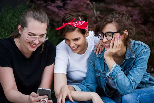 Do You Like People But Not Groups? You Might Be an Otrovert