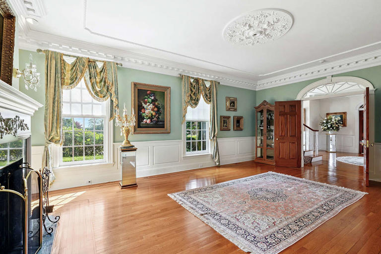 CT Georgian Colonial with solarium to soon hit the market for $15.9M
