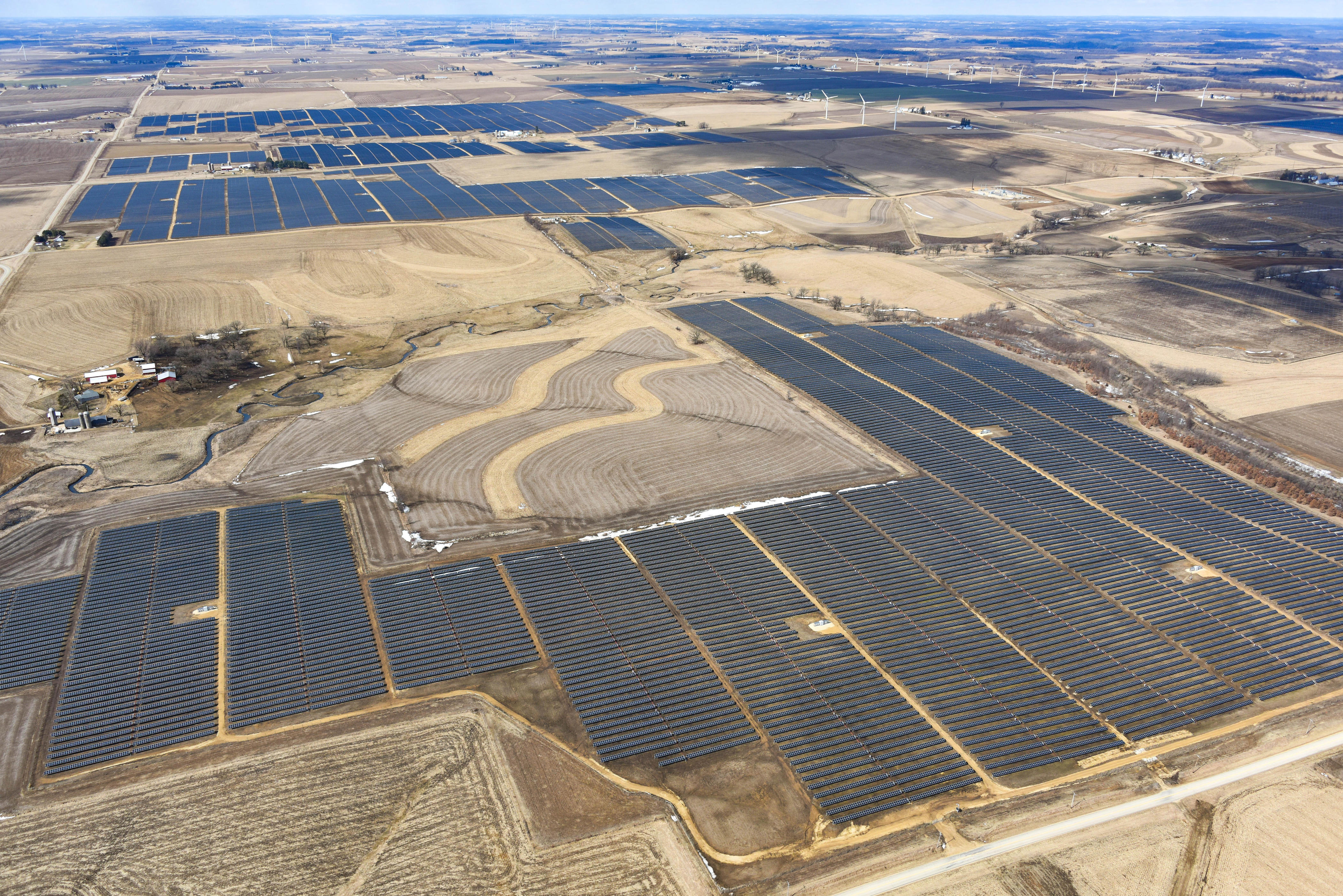 State approves first large Wisconsin wind farm since 2011. Badger ...