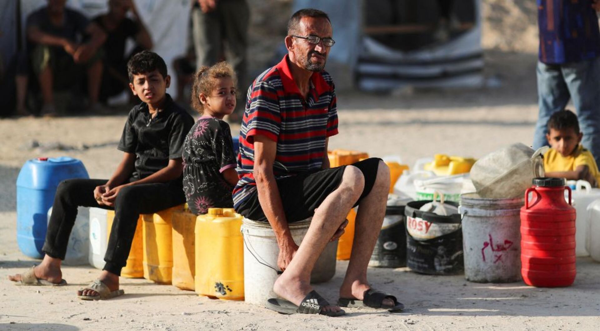 Gaza families endure severe shortages after Israel hits water pipeline