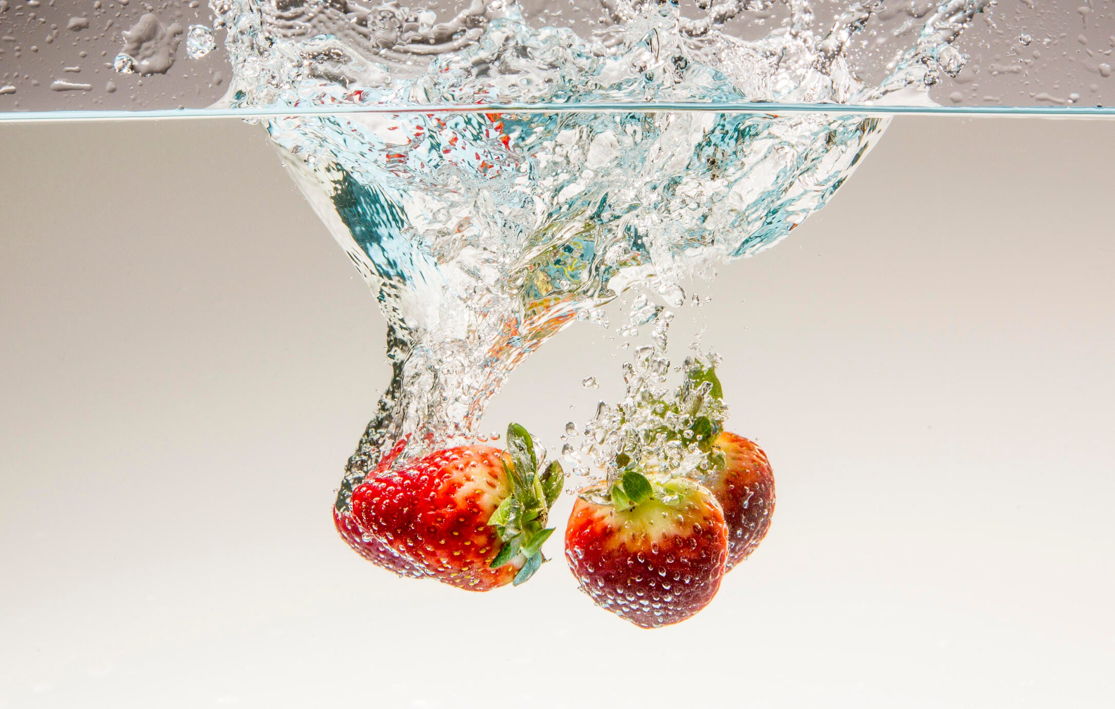 These 6 Hydrating Foods Can Help You Reach Your Daily Water Goals