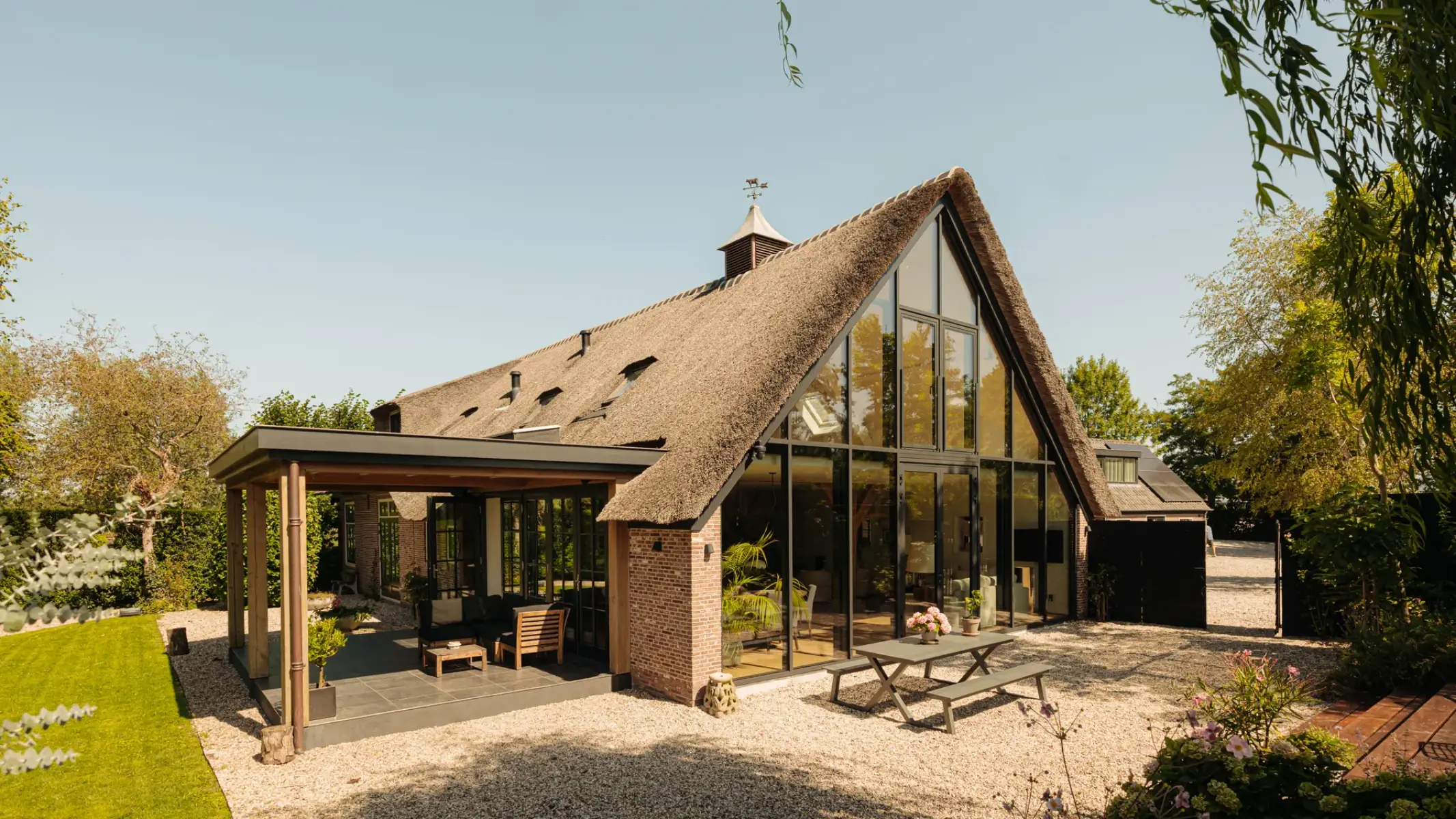 Deze Funda-boerderij is nu een luxe villa met label A+++ op toplocatie