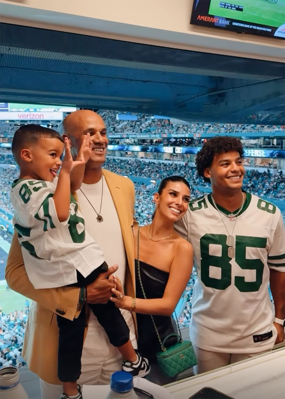 Jason Taylor ‘caught’ in viral ‘MNF’ moment with wife