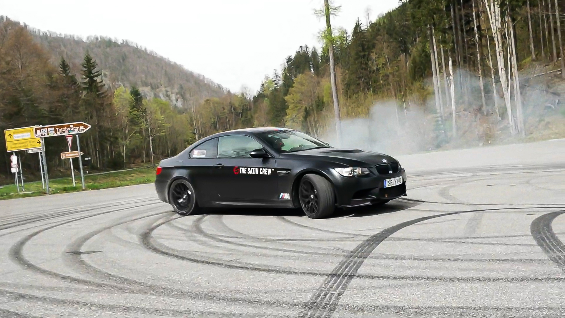 BMW M3 Drifting in the Alps