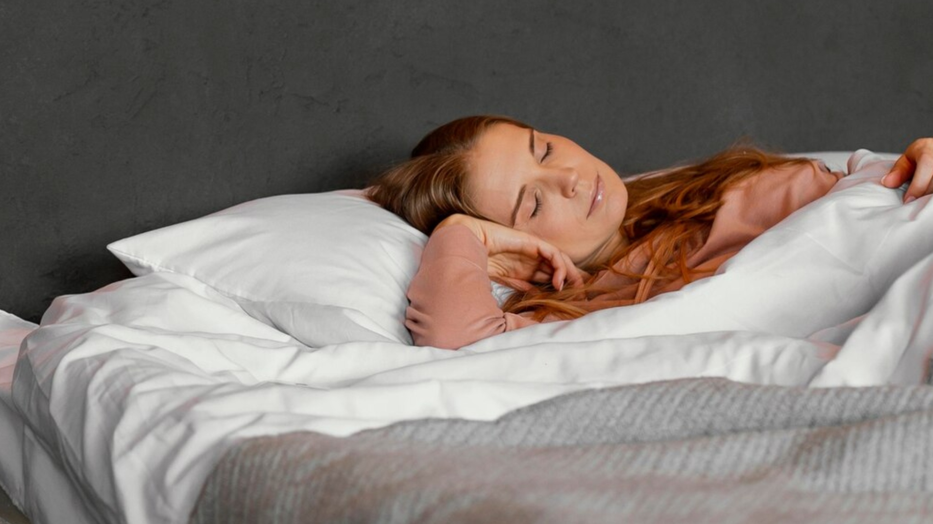 This detail in your bedroom is unconsciously disturbing your sleep