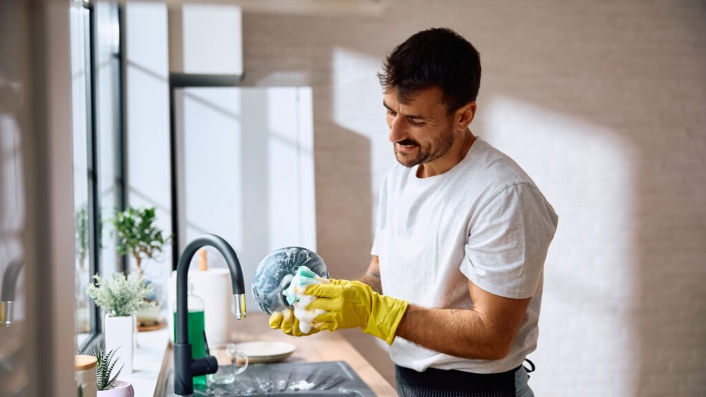 18 habits husbands have that wives often resent