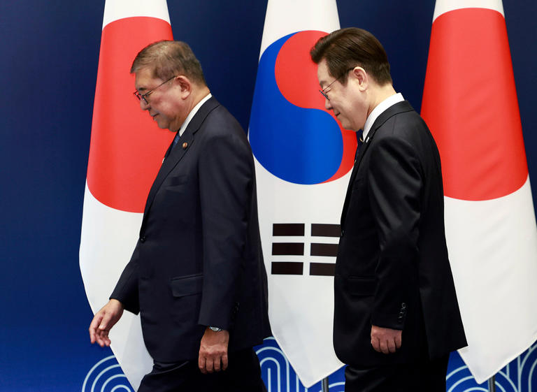 Japan and South Korea leaders commit to closer ties in their final summit