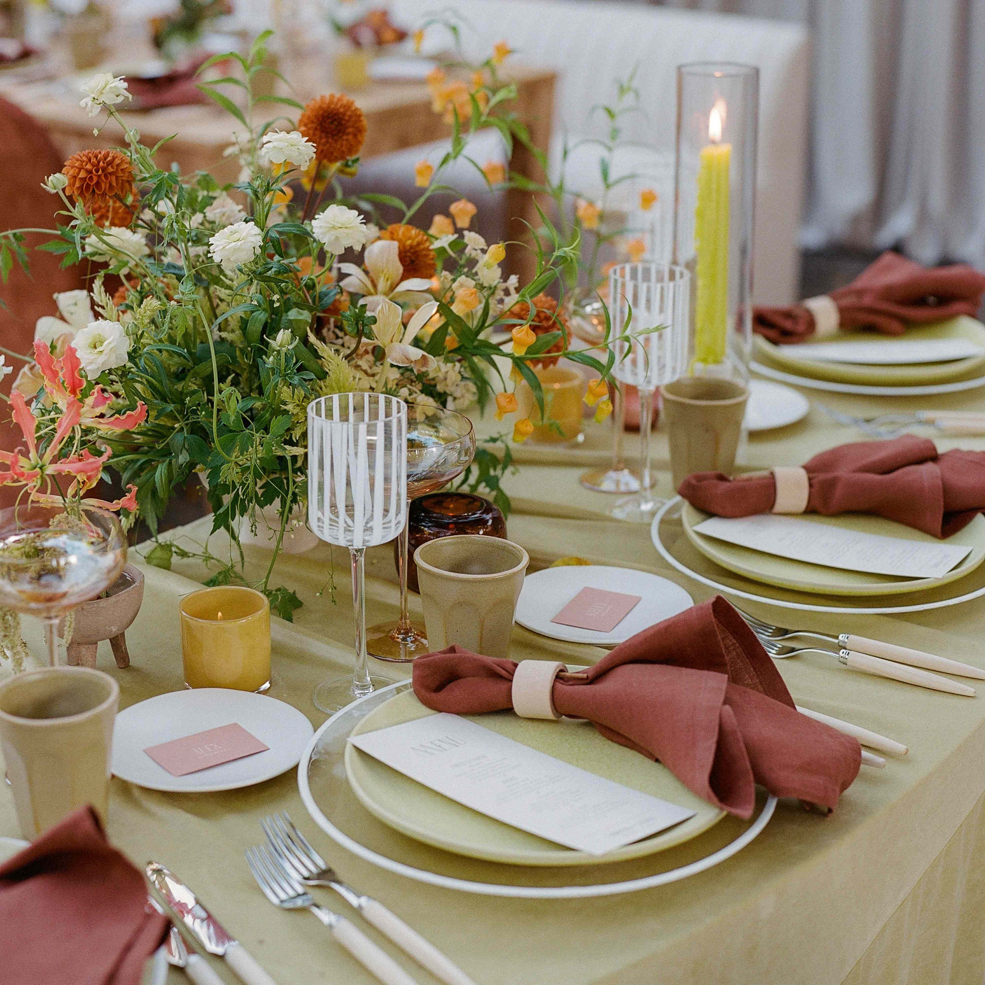 12 Trending Color Palettes for an October 2025 Wedding