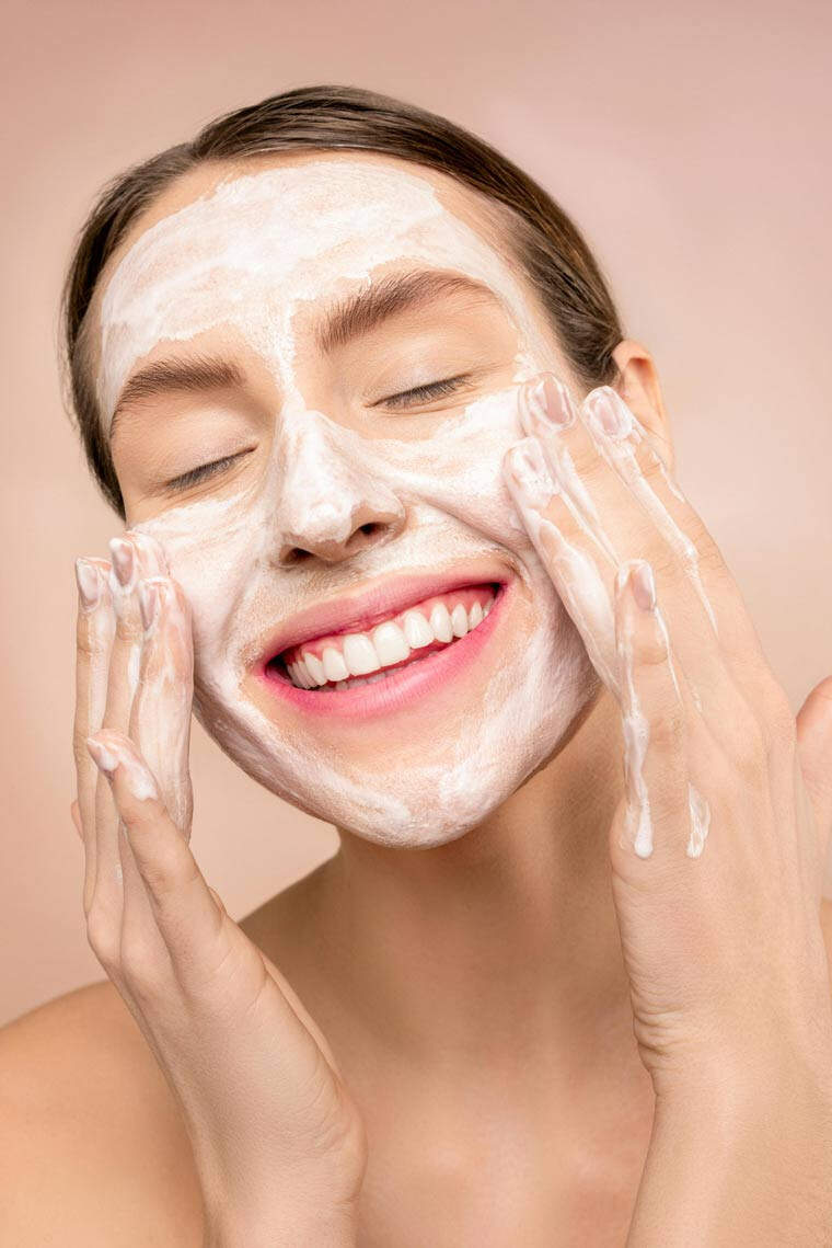 Naturally Glass Skin in 5 Steps: Quick Routine for Busy Women