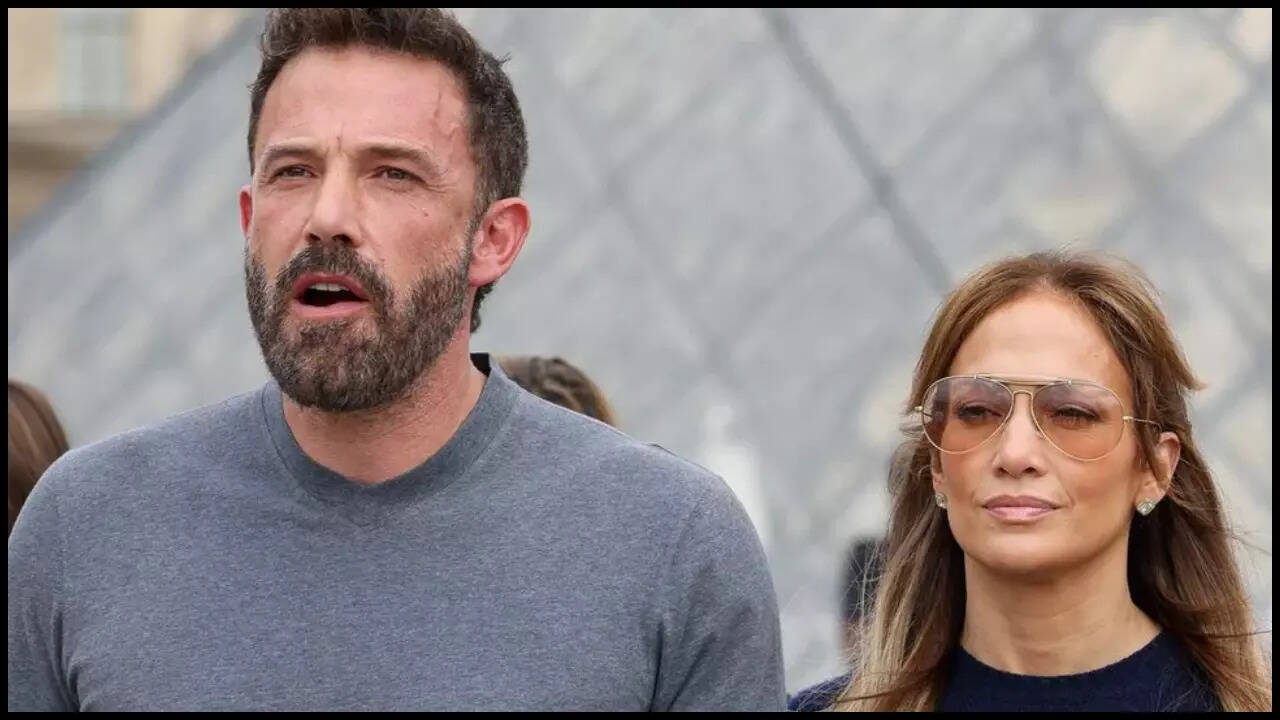 Jennifer Lopez and Ben Affleck's divorce: Actress claims signing papers ...