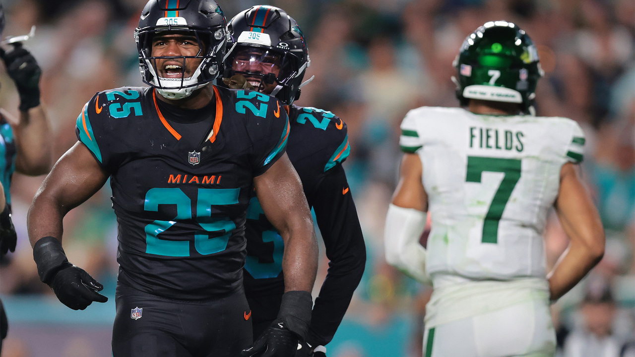 Dolphins Get Their First Win of the Season