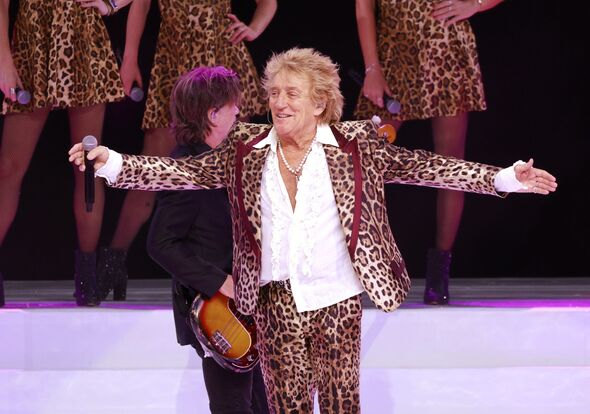 Rod Stewart leaves fans in tears as he issues huge announcement