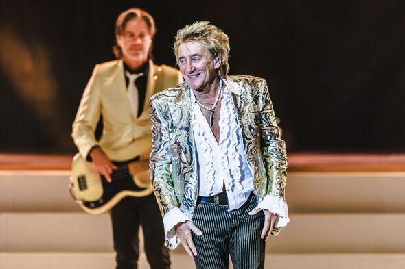 Rod Stewart leaves fans in tears as he issues huge announcement