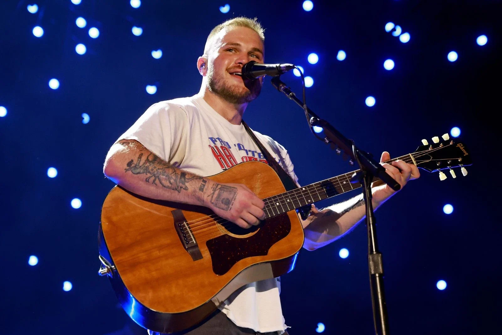 This Country Rising Star Just Beat George Strait's Historic Concert Record