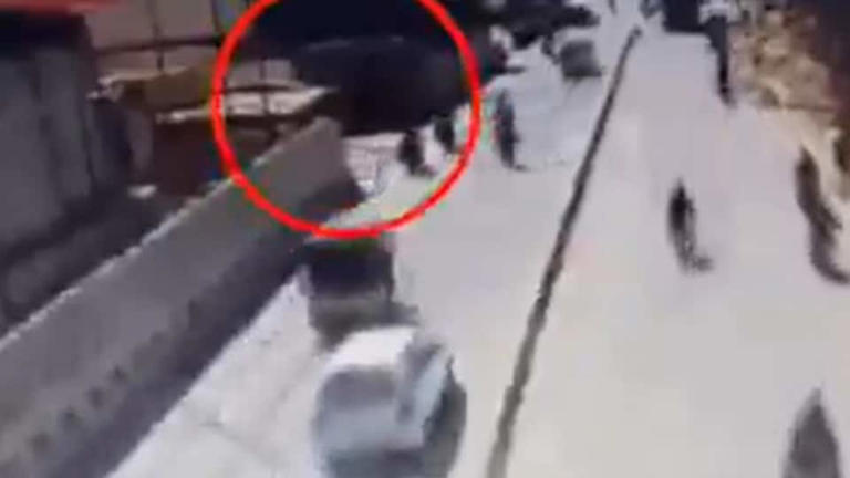 Caught on Camera: Powerful car bomb explosion rocks Pakistan's Quetta ...